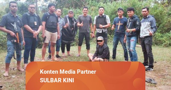 Kakek Paruh Baya dan 7 Ekor Ayam Diamankan dari Arena Judi Sabung Ayam di Mamasa | kumparan.com